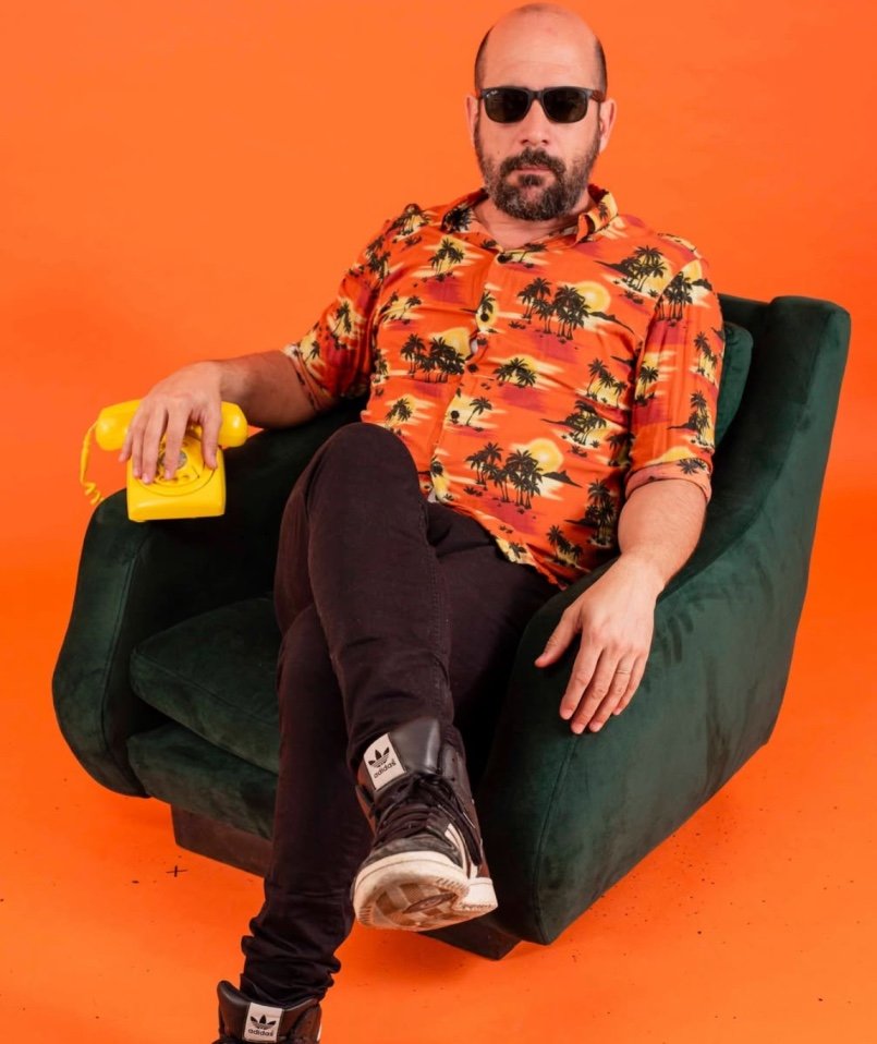 "Nuestra Casa": la canción que abre el camino al último disco de Martín ...